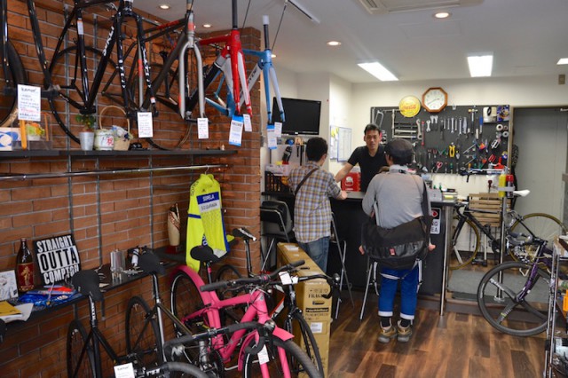 秋葉原にオープンした新しいサイクルショップ「RAMON BIKES」を見てきた – CyclingEX CLASSIC